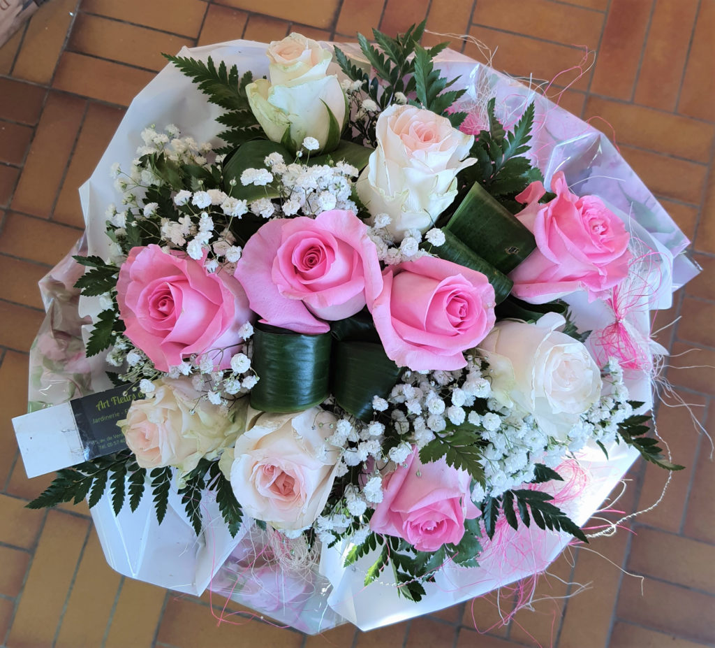 Bouquet bulle de 8 roses - Couleur au choix - Art Fleurs et Jardins