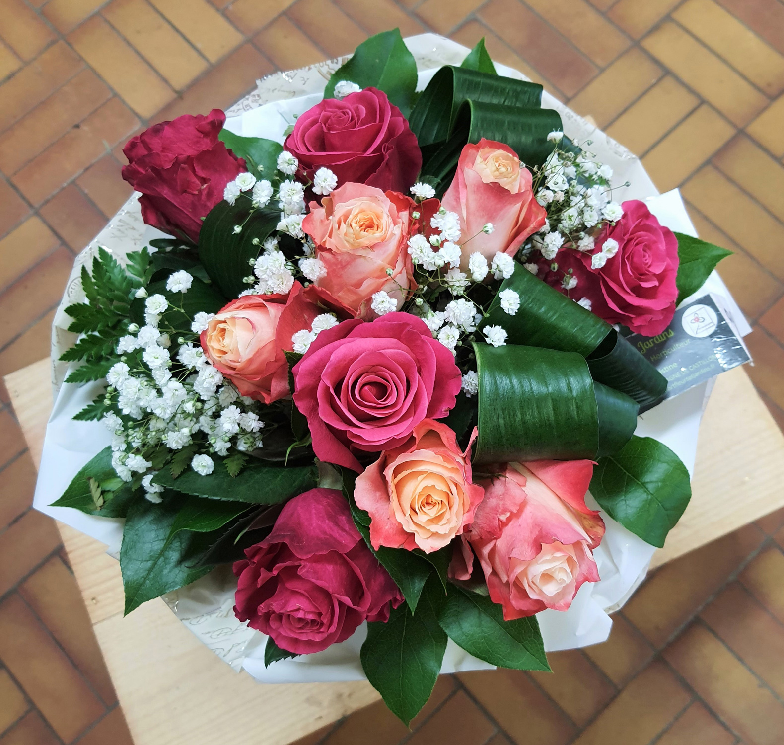 Bouquet bulle de 8 roses - Couleur au choix - Art Fleurs et Jardins